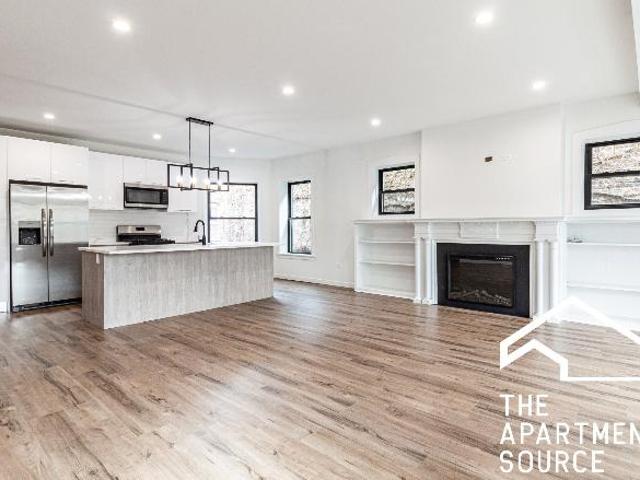 3 Br, 2 bath, Condo 1426 West Jonquil