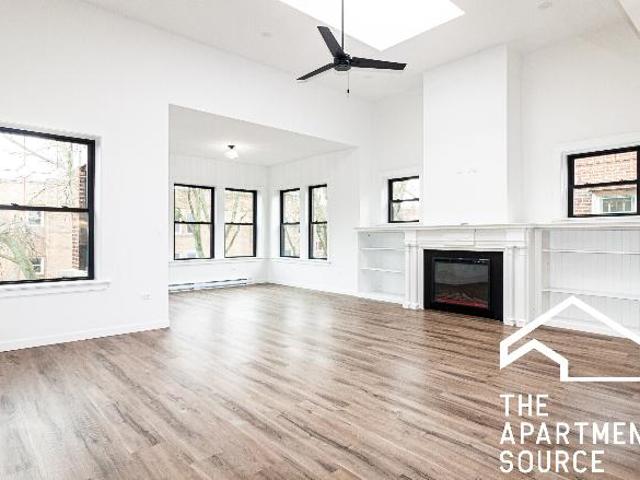 3 Br, 2 bath, Condo 1428 West Jonquil Ter