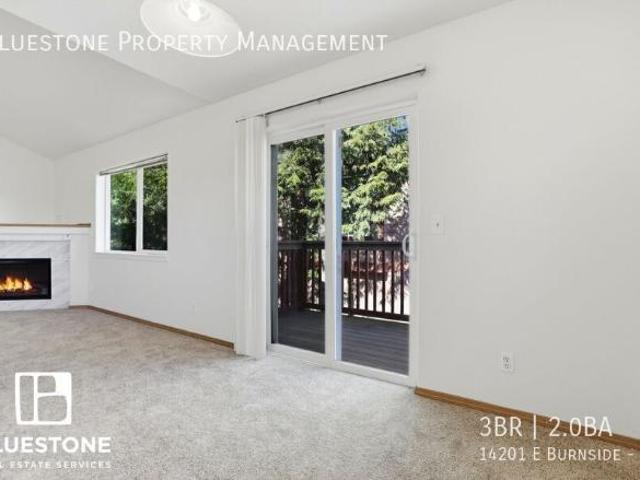 3 Br, 2 bath, Condo 14201 E Burnside