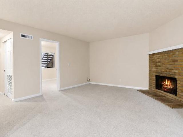 3 Br, 2 bath, Condo 14331 124th Ave NE