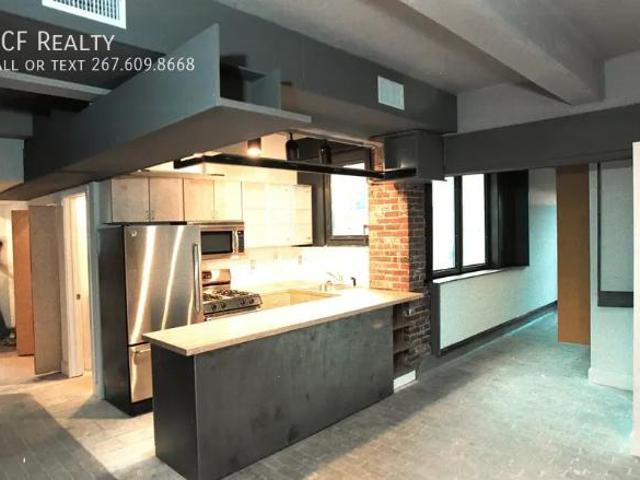 3 Br, 2 bath, Condo 144 W Laurel Street