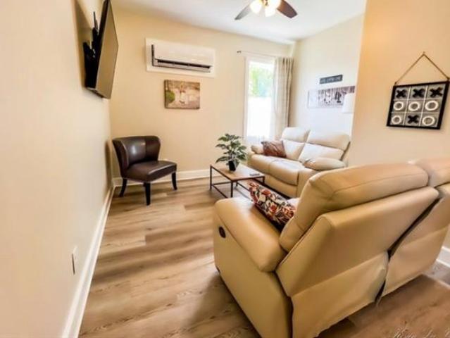3 Br, 2 bath, Condo 1528 5th Street