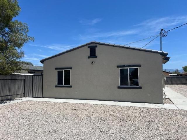 3 Br, 2 bath, Condo 1530 N Columbus Blvd