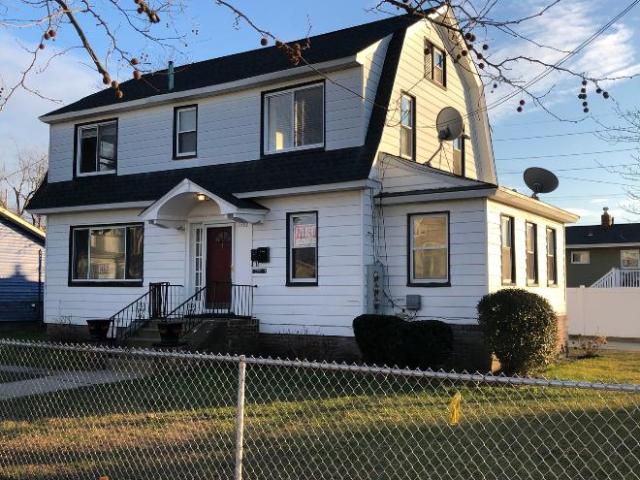 3 Br, 2 bath, Condo 1532 Emerson Ave