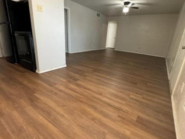 3 Br, 2 bath, Condo 1533 Industrial Dr East