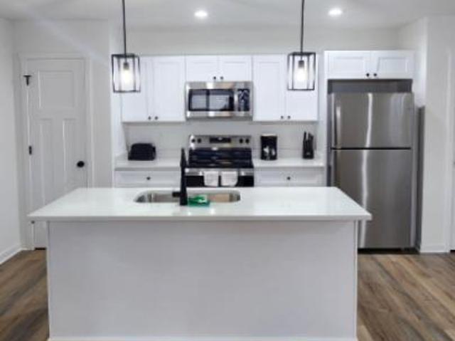3 Br, 2 bath, Condo 15612 Sienna Ct