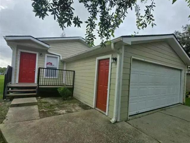 3 Br, 2 bath, Condo 15871 Clarke Springs Drive