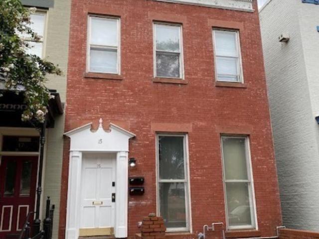 3 Br, 2 bath, Condo 15 E Cary St
