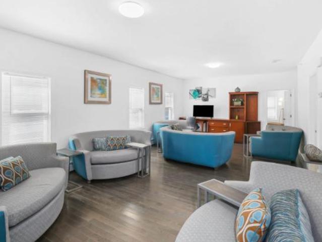 3 Br, 2 bath, Condo 15 Hawley Street