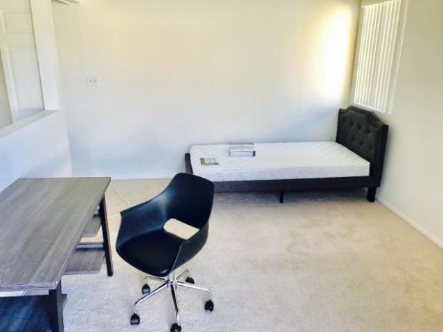 3 Br, 2 bath, Condo 1607 S Bentley Ave