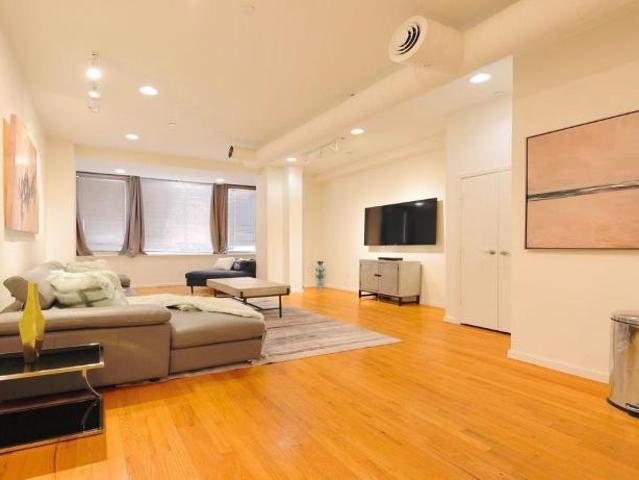 3 Br, 2 bath, Condo 160 Columbia Dr
