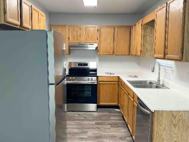 3 Br, 2 bath, Condo 160 Wilson Ave