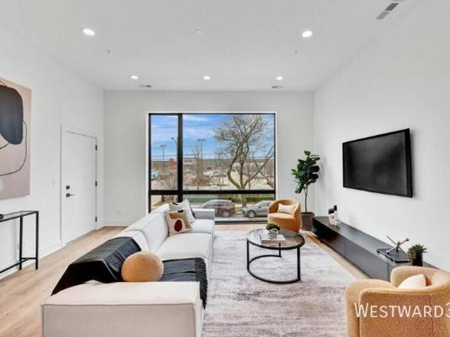 3 Br, 2 bath, Condo 1615 W 13th St