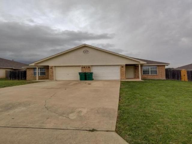 3 Br, 2 bath, Condo 1619 Pima Trail