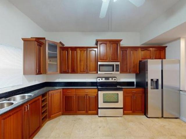 3 Br, 2 bath, Condo 1610 Presidential Way