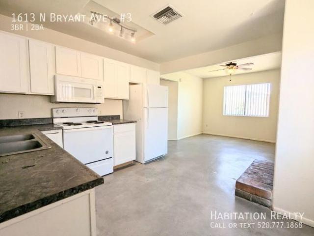 3 Br, 2 bath, Condo 1613 N Bryant Ave