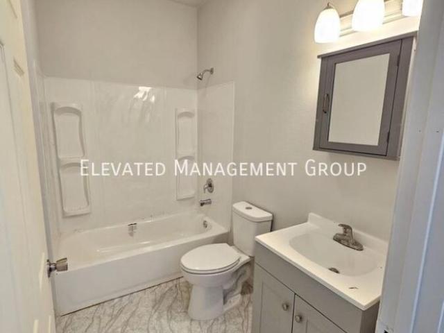 3 Br, 2 bath, Condo 1620 Calle De Los Ninos