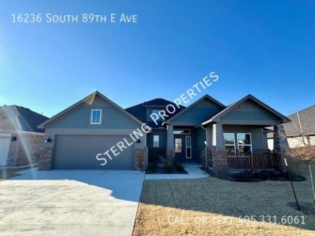 3 Br, 2 bath, Condo 16236 South 89th E Ave