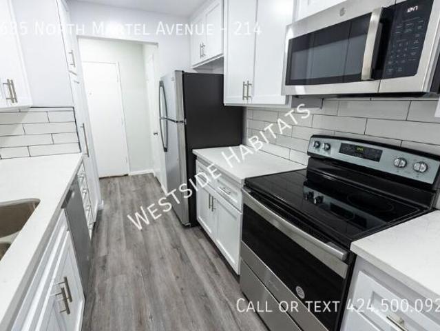 3 Br, 2 bath, Condo 1635 North Martel Avenue