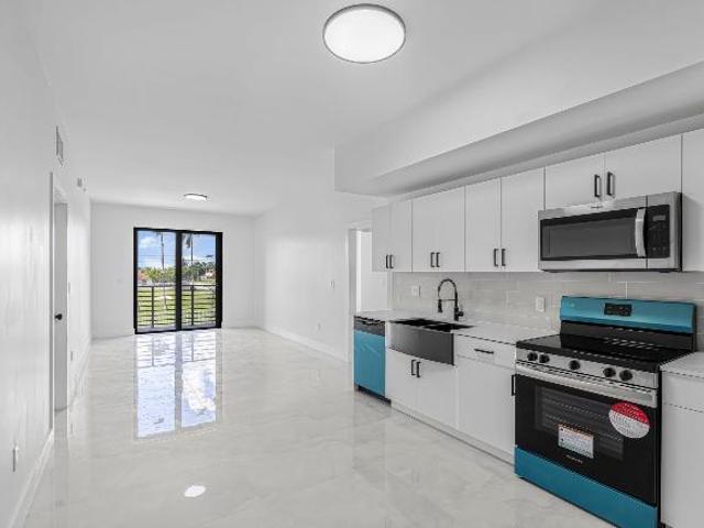 3 Br, 2 bath, Condo 16925 SW 100th Ave