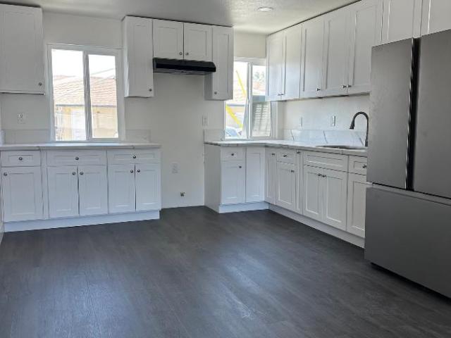 3 Br, 2 bath, Condo 1705 North Sierra Way