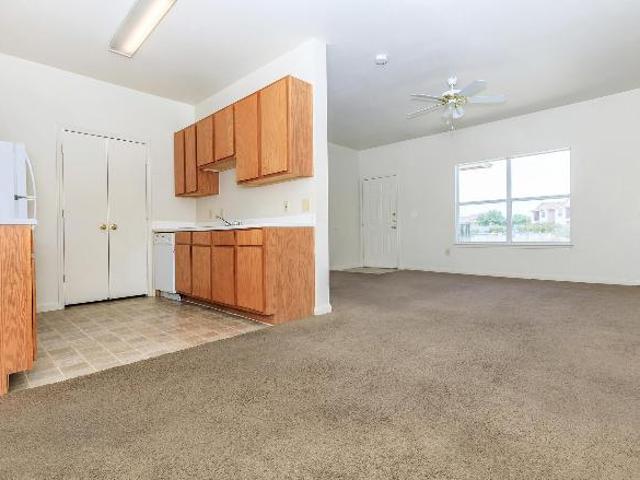 3 Br, 2 bath, Condo 1700 Mustang Dr