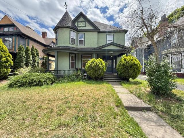 3 Br, 2 bath, Condo 1715 W Pacific Ave