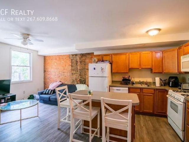 3 Br, 2 bath, Condo 1713 Christian St