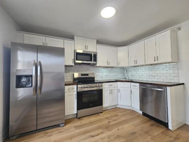3 Br, 2 bath, Condo 1722 Dorothy Str