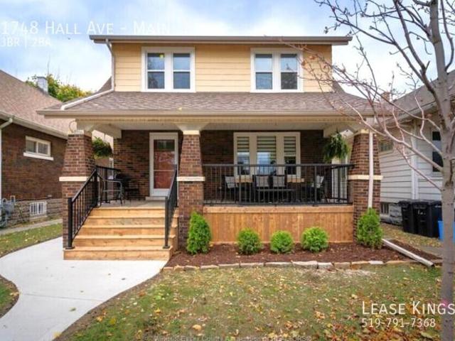 3 Br, 2 bath, Condo 1748 Hall Ave