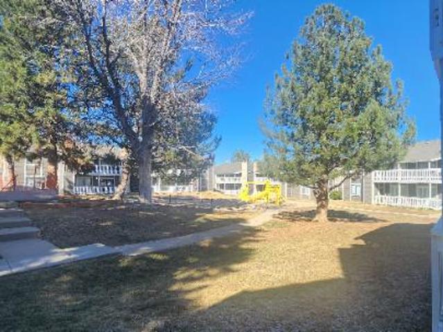 3 Br, 2 bath, Condo 18031 E Kentucky Ave