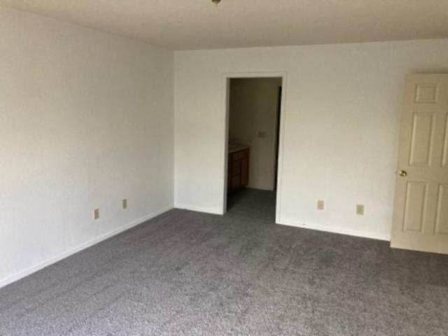 3 Br, 2 bath, Condo 1810 S Westridge St