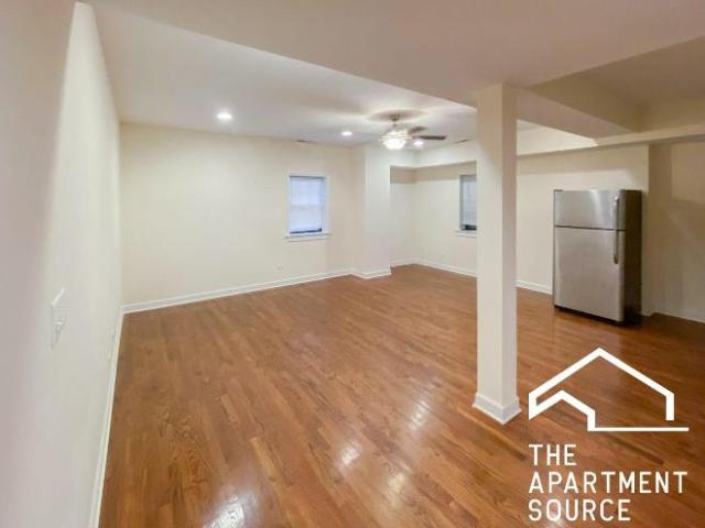 3 Br, 2 bath, Condo 1827 W Leland