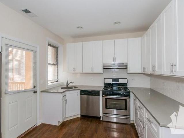 3 Br, 2 bath, Condo 1821 West Leland Avenue