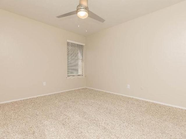 3 Br, 2 bath, Condo 1900 Carl Rd