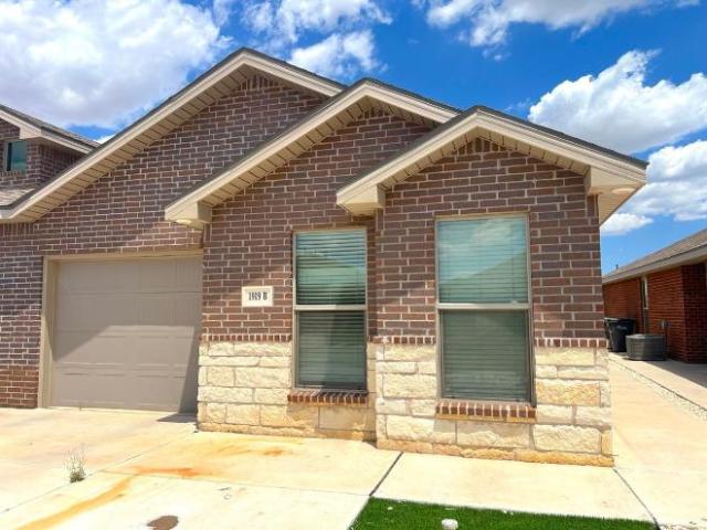 3 Br, 2 bath, Condo 1919 Langford Ave