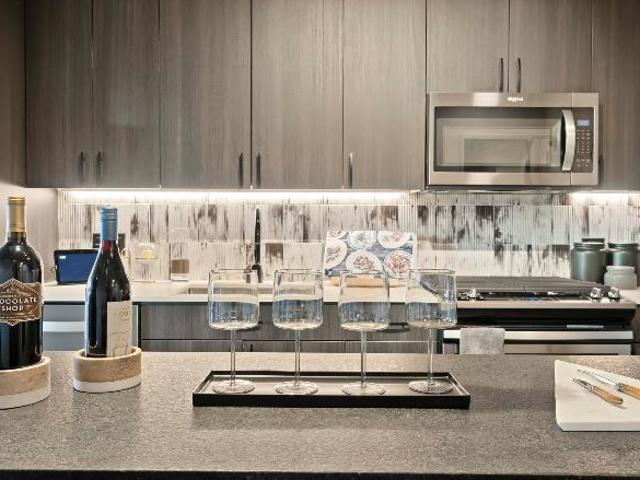 3 Br, 2 bath, Condo 191 N Elizabeth St
