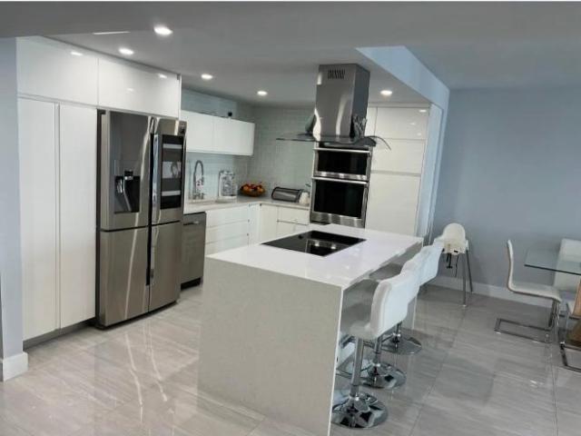 3 Br, 2 bath, Condo 19390 Collins Ave