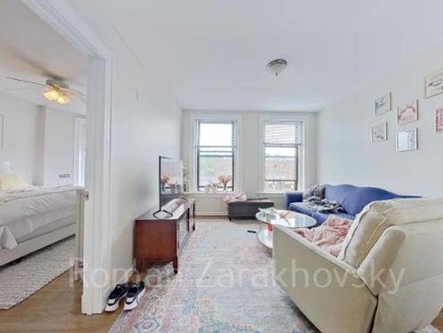 3 Br, 2 bath, Condo 1932 Beacon St