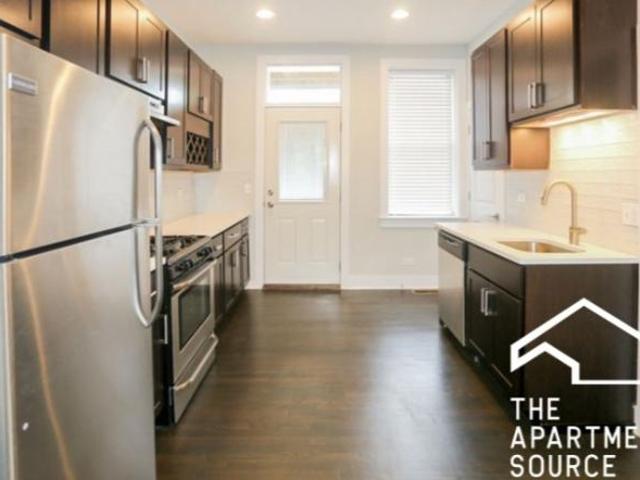 3 Br, 2 bath, Condo 1946 West Nelson Ave