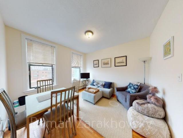 3 Br, 2 bath, Condo 1950 Beacon St