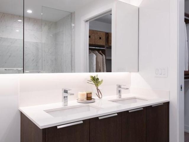 3 Br, 2 bath, Condo 196 W Hill St
