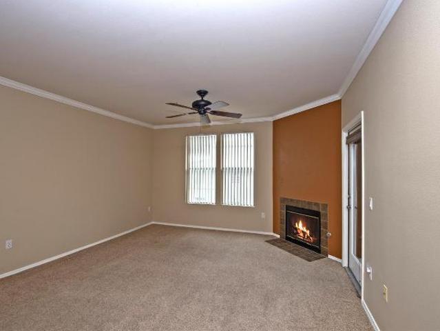 3 Br, 2 bath, Condo 19777 N 76th St
