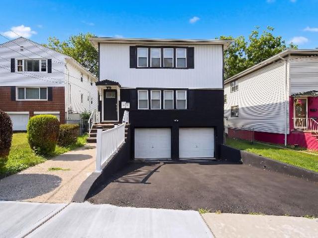 3 Br, 2 bath, Condo 19 Evelyn Ct