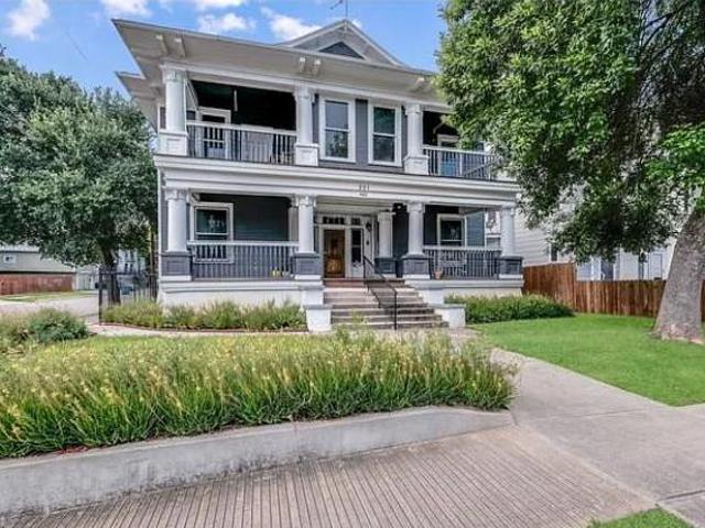 3 Br, 2 bath, Condo 201 E Courtland Pl