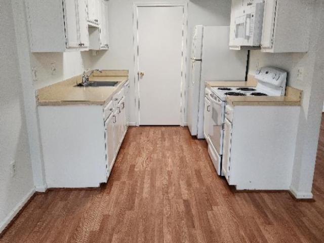 3 Br, 2 bath, Condo 20225 Shipley Terrace