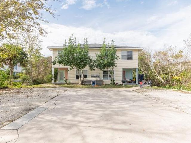 3 Br, 2 bath, Condo 202 F St