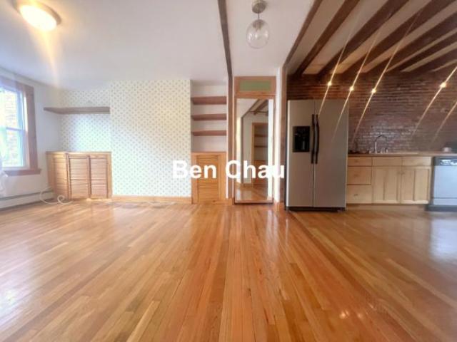 3 Br, 2 bath, Condo 202 Harvard St