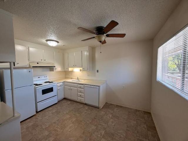 3 Br, 2 bath, Condo 2050 Mendocino Ave