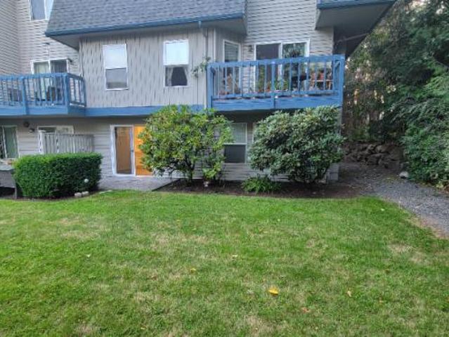 3 Br, 2 bath, Condo 20620 60th Ave W